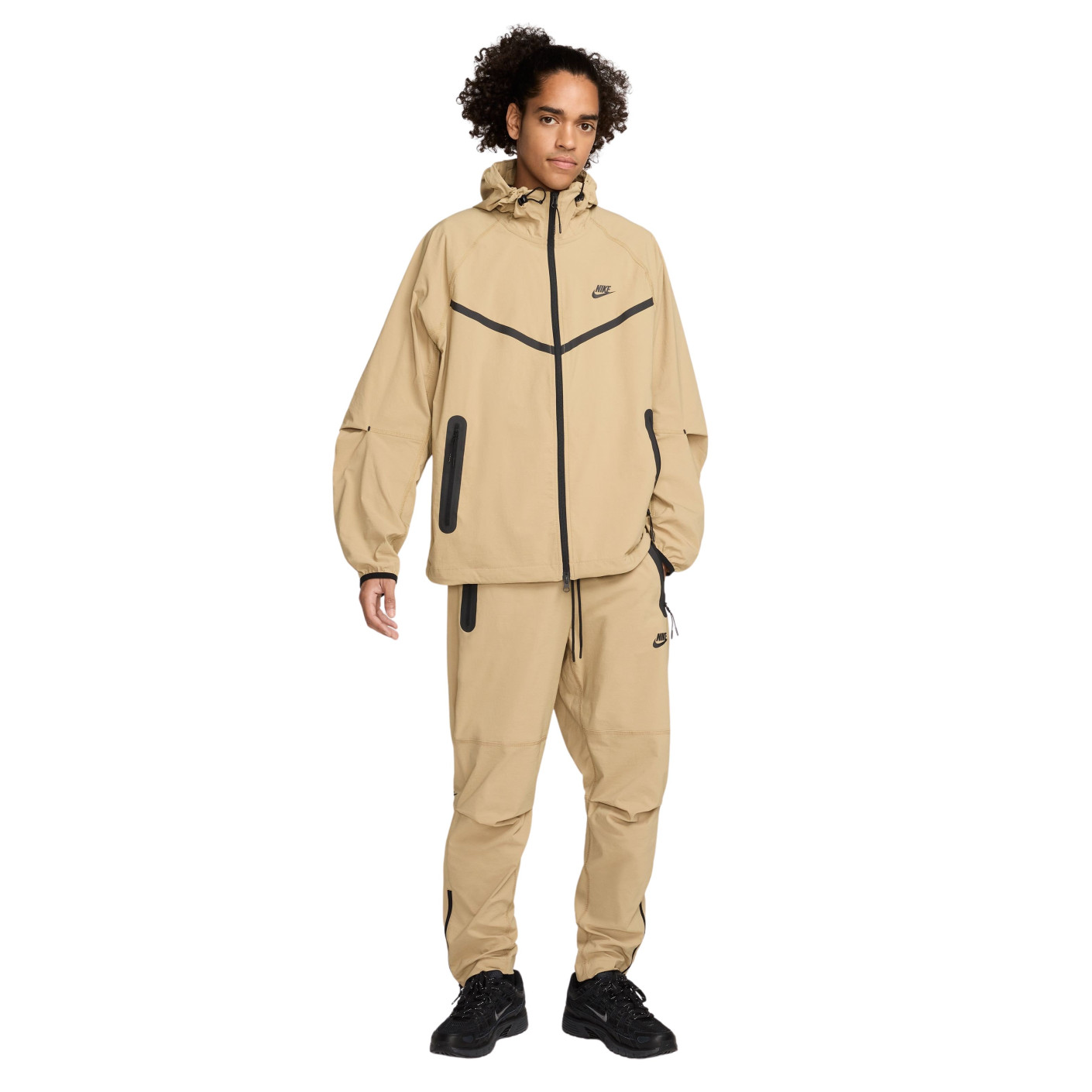 Nike Tech Sportswear Windrunner Survêtement Beige Noir - Voetbalshop.be